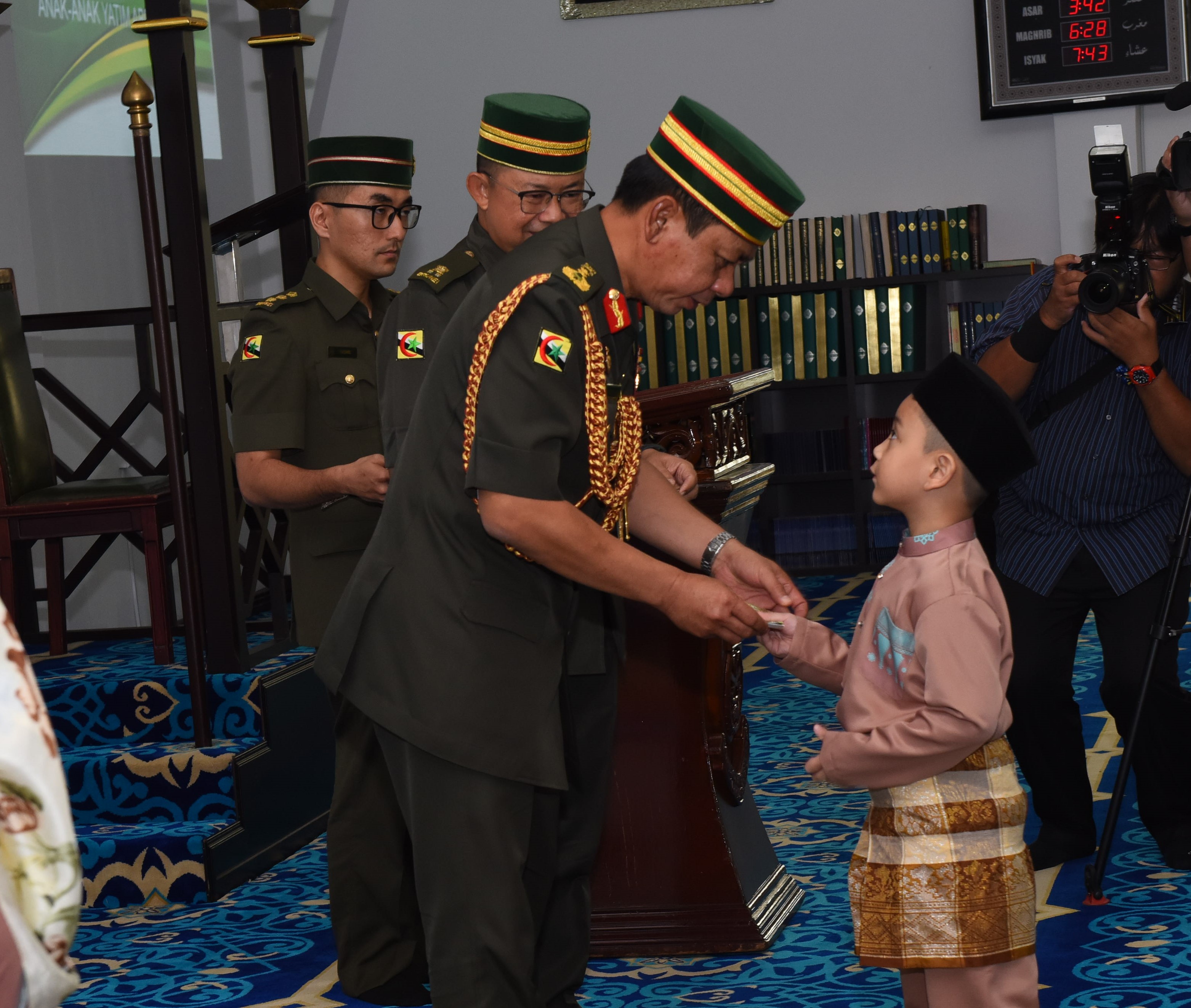 News - RBAF HOLDS ‘SENTUHAN KASIH RAMADHAN’ CHARITY...